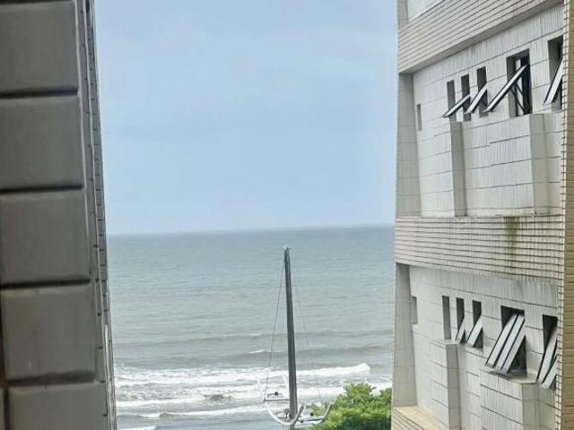 Oportunidade de Investimento e Lazer: Kitnet Modernizada Frente Mar no Boqueirão
