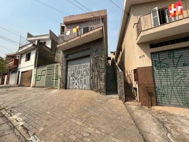 Oportunidade de Investimento: 2 Casas e Salão Comercial