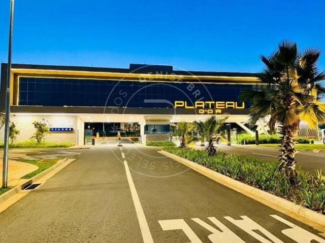 Oportunidade de lote de 704m² no Plateau D&apos or Privilege