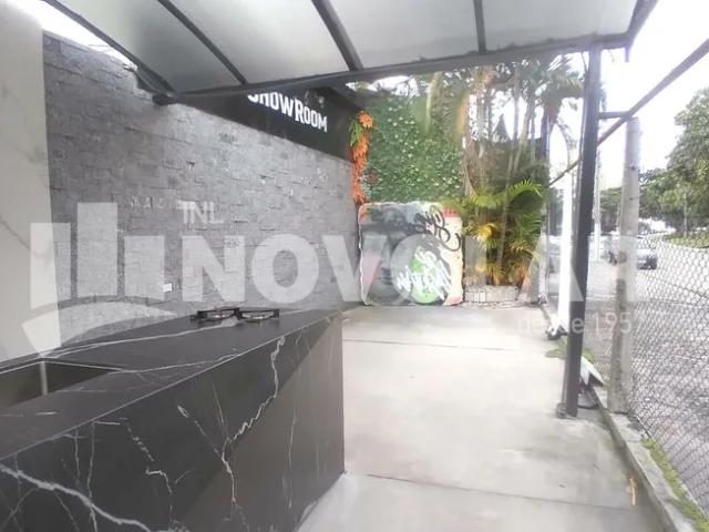 Oportunidade de Locação 588m2 de área total, amplo espaço para atender diversos Ramos de Negócio!