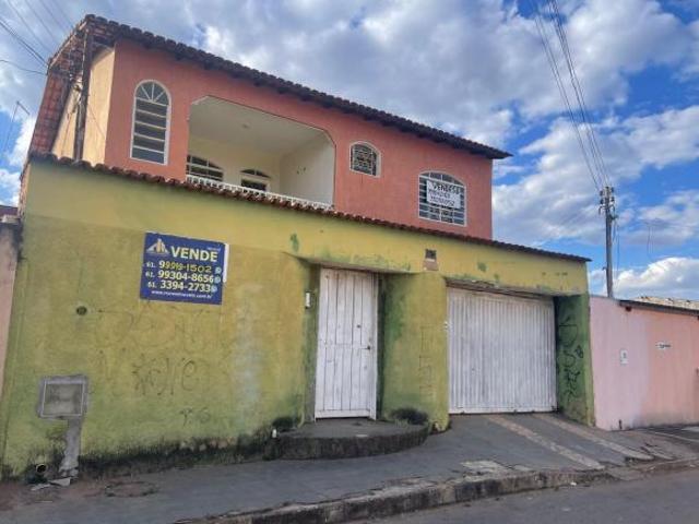 Oportunidade de negócio, sobrado na QR 216, melhor localização de Santa Maria/DF