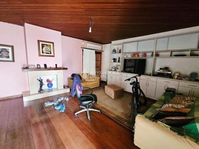 Oportunidade de terreno/casa para construção perto ao Iguatemi, somando a área com outros 3 terrenos