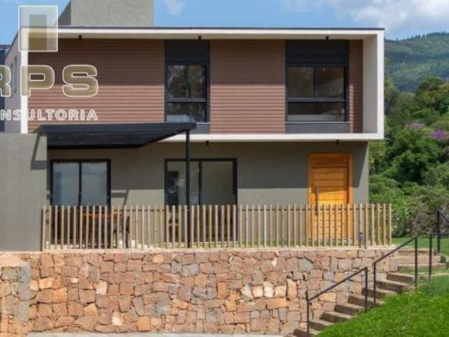 Oportunidade de venda Casa no condominio La Reserva II, com 3 suítes, 2 salas, 4 banheiros, 3 vag
