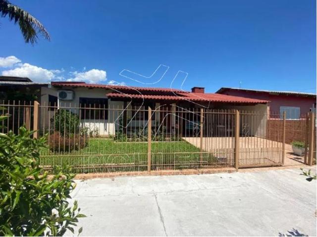 ? OPORTUNIDADE Duas casas no mesmo terreno – ideal para morar e investir!