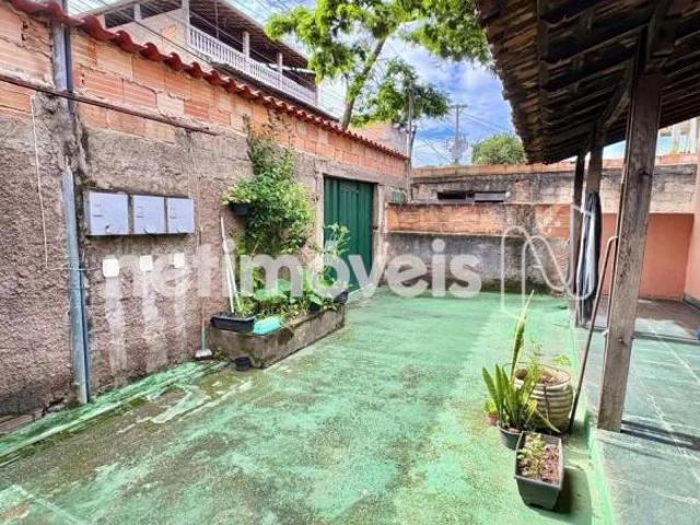 Oportunidade em Contagem – Casa + 2 Barracões para Renda no Novo Progresso!
