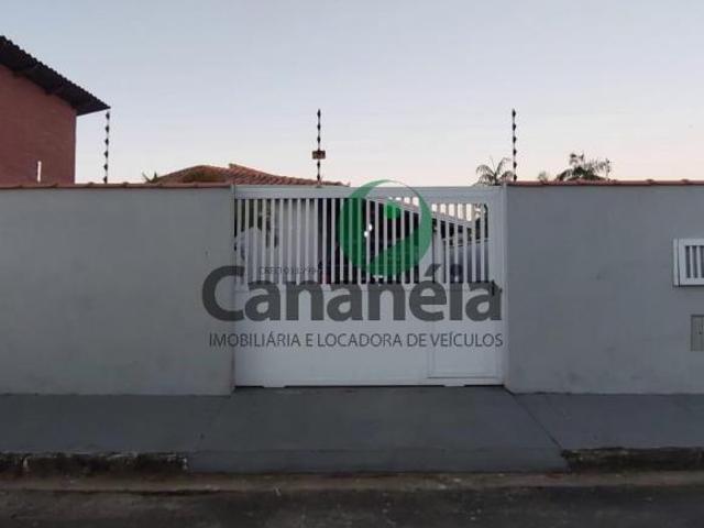 Oportunidade em Cananéia SP: Casa à venda no bairro Carijó com 2 dormitórios e localizada em rua sem