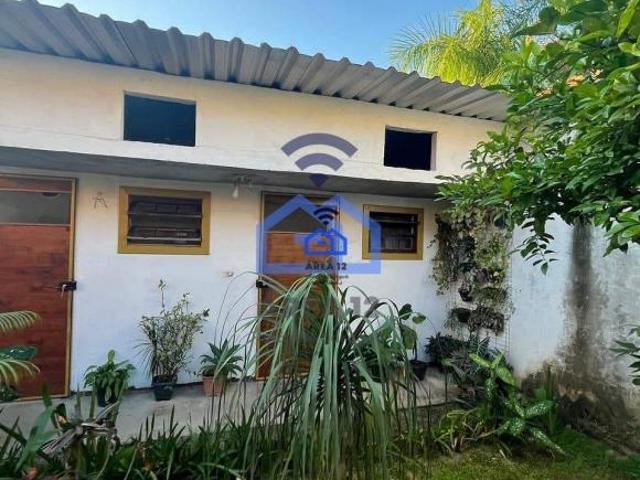Oportunidade em Casa à venda, próxima à Praia das Palmeiras, Caraguatatuba, SP