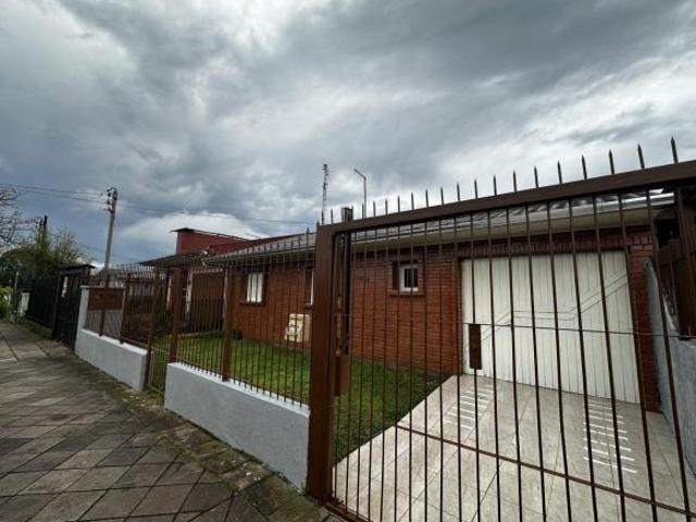 Oportunidade em Farroupilha: Casa Semi Mobiliada com 3 Dormitórios