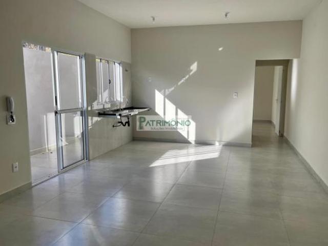 Oportunidade em Jaguariúna: Casa Nova com Excelente Acabamento e Localização!