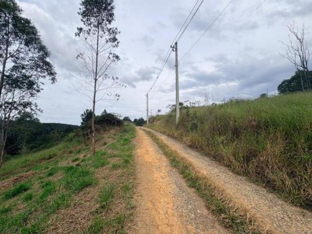 Oportunidade em Juquitiba: Lotes com Documentação 100% em Dia