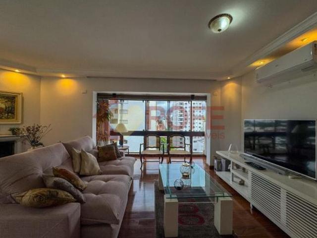 Oportunidade em Moema 163m² | Porteira Fechada | 1 por andar