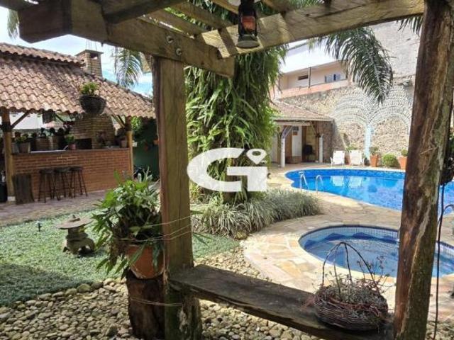 Oportunidade em Morretes: Casa com Piscina, Spa Aquecido e 4 Quartos perto do Ce
