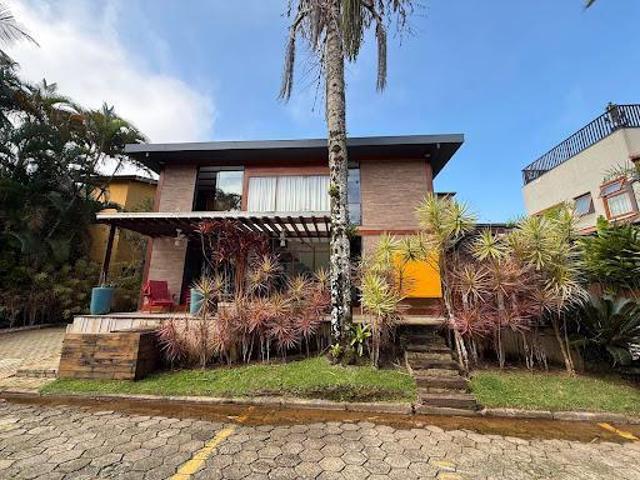 Oportunidade em Maresias | 100 m do Mar | 4 Dormitórios | Possibilidade de 2 Casas