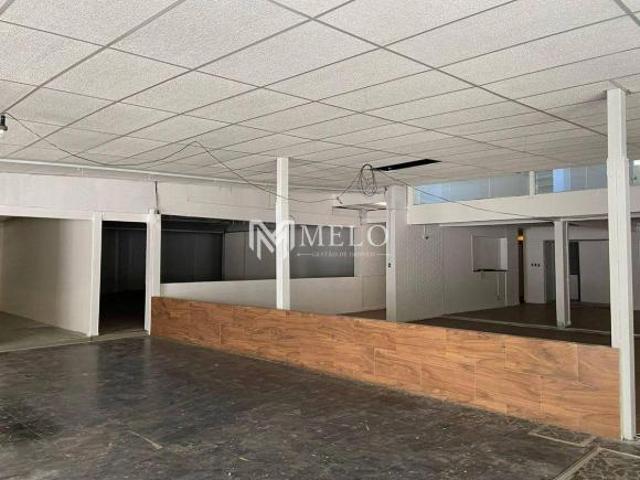 Oportunidade em PIEDADE: Casa Comercial, 800m², 03qts, 01suite