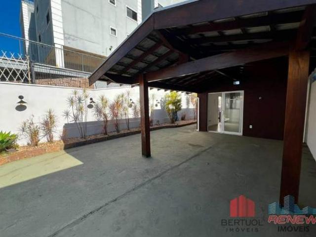OPORTUNIDADE EM VINHEDO! Casa Térrea em Localização Privilegiada – Próxima ao Centro e à Represa