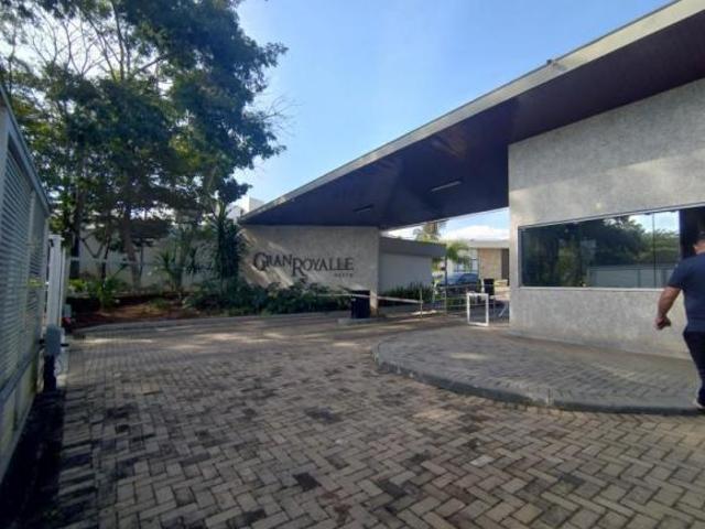 OPORTUNIDADE! EXCELENTE CASA A VENDA LOCALIZADA NO BAIRRO GRAM ROYALE