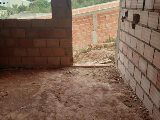 OPORTUNIDADE! EXCELENTE CASA A VENDA LOCALIZADA NO BAIRRO QUINTAS DO JACUBA