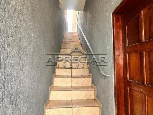 Oportunidade: Excelente casa assobradada, com 2 dormitórios. 2 banheiros, sala ampla, cozinha planej