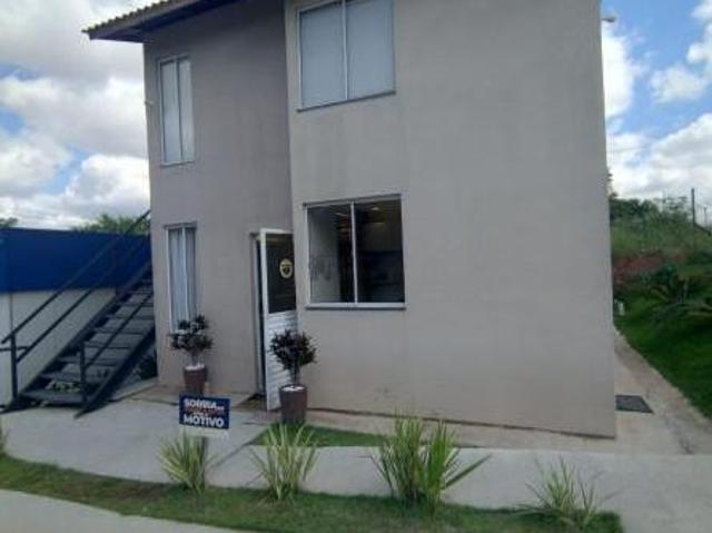OPORTUNIDADE! EXCELENTE CASA GEMINADA A VENDA LOCALIZADA NA CIDADE DE VESPASIANO