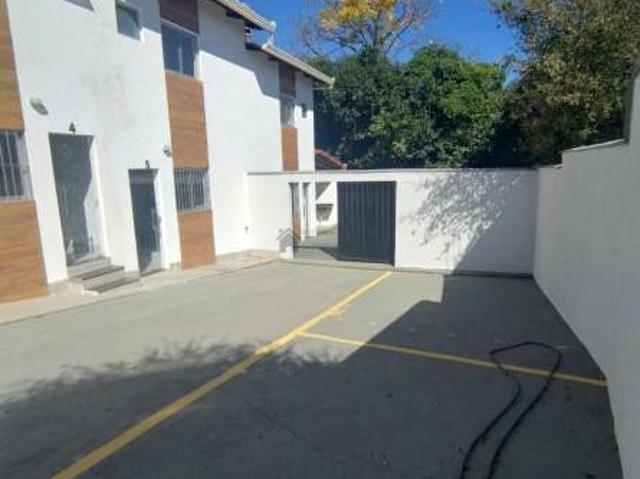 OPORTUNIDADE! EXCELENTE CASA GEMINADA A VENDA LOCALIZADA NO BAIRRO PRAIA
