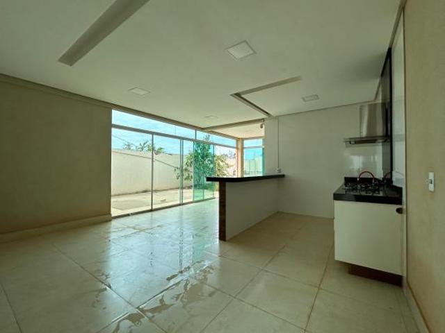 Oportunidade excelente casa na melhor localização da 26 setembro rua 3