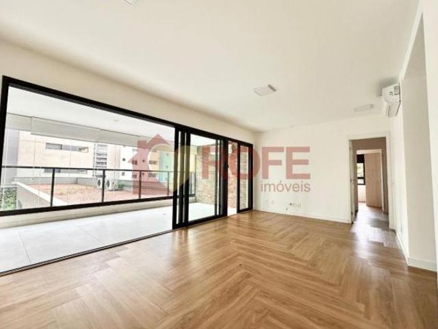 OPORTUNIDADE EXCELENTE IMÓVEL DECORADO DE 142M2 3 DORMITÓRIOS, SENDO 3 SUITES, 2 VAGAS