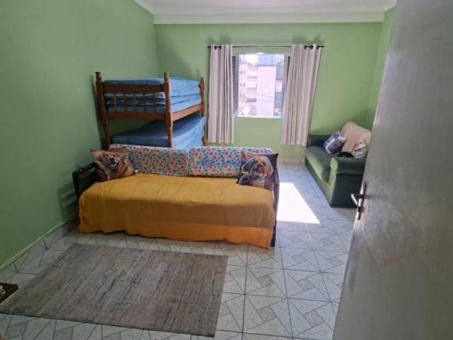 Oportunidade Kitão Frente Rua 38 m2 c/ vaga, 100 mts da praia