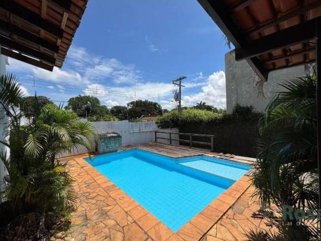 Oportunidade, imóvel com excelente potencial Residencial/Comercial, 720m² de terreno, 03 suítes no J