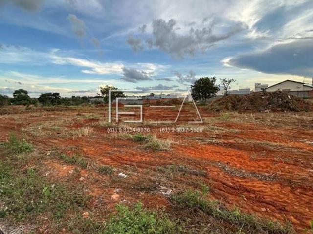 OPORTUNIDADE IMPERDÍVEL – TERRENO COM 16 LOTES DISPONÍVEIS!
