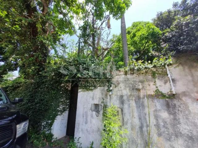 Oportunidade Imperdível? Terreno com Casa Antiga na Rua Fechada na Vila de Santo Amaro