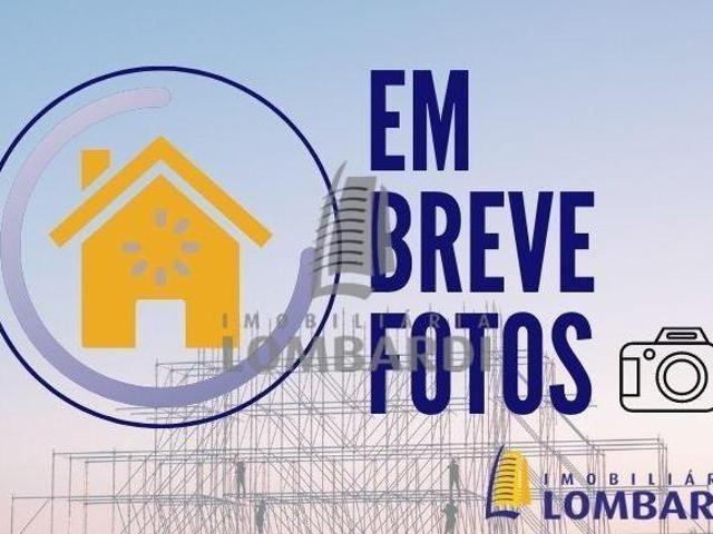 Oportunidade Imperdível: Amplo Terreno com Duas Casas e Zoneamento Estratégico!