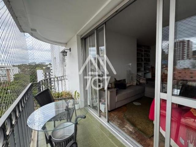 OPORTUNIDADE IMPERDÍVEL: Apartamento com 85m² de área, 3 dormitórios, sendo 1 suíte, 2 vagas de gar
