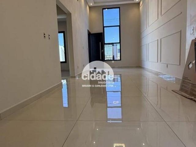 OPORTUNIDADE IMPERDÍVEL – CASA À VENDA