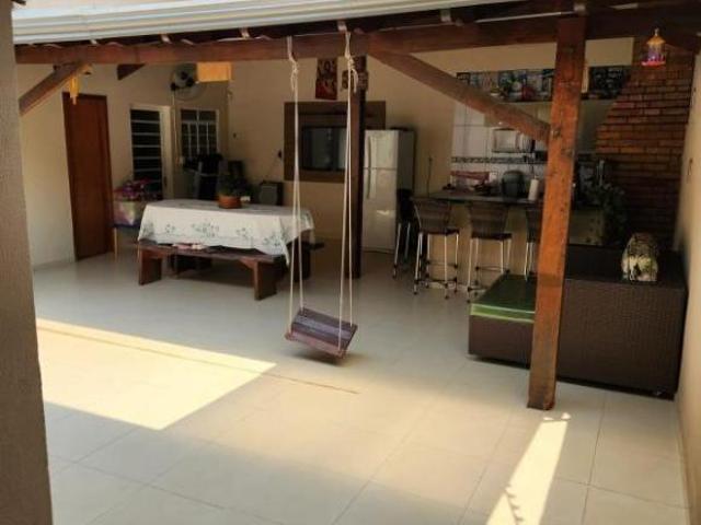 Oportunidade imperdível! Casa à venda em Cuiabá MT, Jardim Europa, 3 quartos, 1 suíte, 2 banheiros