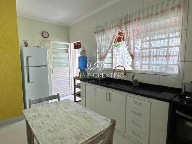 Oportunidade imperdível: Casa à venda em Taubaté SP, Residencial Estoril! 2 quartos, 1 suíte, 1 sala