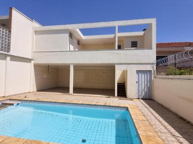 Oportunidade Imperdível: Casa Ampla e Bem Localizada Próxima ao Clube Sírio