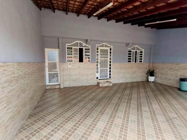 OPORTUNIDADE IMPERDÍVEL! CASA COMPLETA, SEMI MOBILIADA E COM ÁREA DE LAZER!