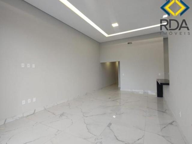 Oportunidade imperdível casa em condominio com 3 suítes e piscina com valor abaixo do mercado. Agend