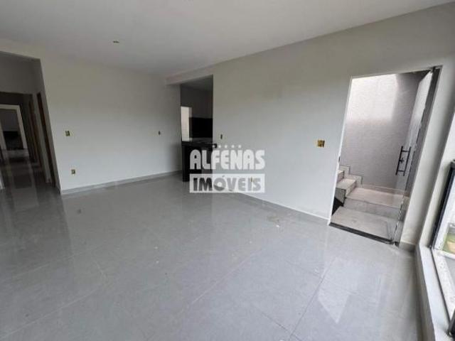 Oportunidade imperdível. Casa espaçosa e moderna no bairro Xangri Lá – Contagem