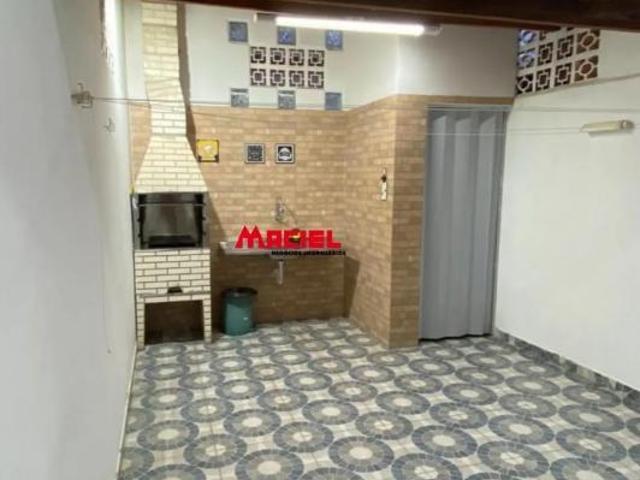 Oportunidade Imperdível! Casa Geminada no Condomínio Fechado Costa do Vale Residencial Esperança