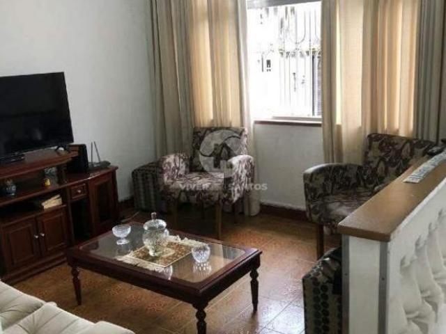 Oportunidade Imperdível em Santos! 2 Casas em um Só Terreno!