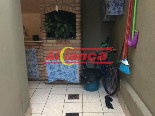 Oportunidade Imperdível no Jardim Aida, Guarulhos! Lindo sobrado de 4 quartos, super espaçoso!