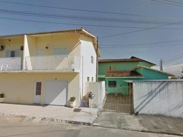 Oportunidade Imperdível: Propriedade Comercial com 644m² de Área Construída, Ideal para Pousada ou H