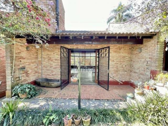 Oportunidade Incrível: Encantadora Casa Estilo Campo com Vista Privilegiada