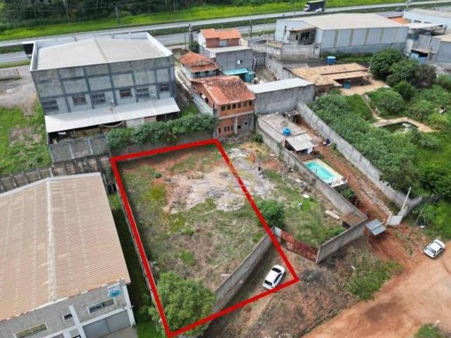 Oportunidade Industrial em Atibaia: 746m² a 200m da Rodovia Fernão Dias!