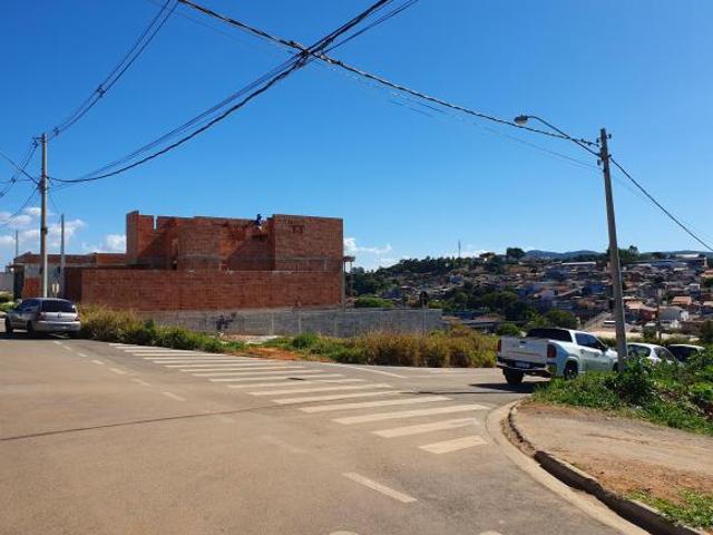 OPORTUNIDADE! Ótimo lote de esquina!