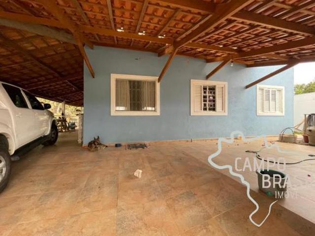 OPORTUNIDADE ÓTIMA CASA COM ÁREA DE 175 M² CONSTRUÍDA E 600 M² DE TERRENO!