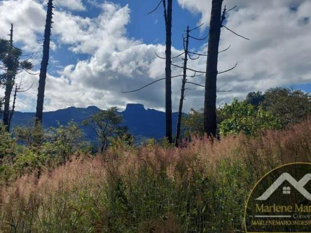 Oportunidade. Lote à Venda no Condomínio Alpes em Campos do Jordão com vista.