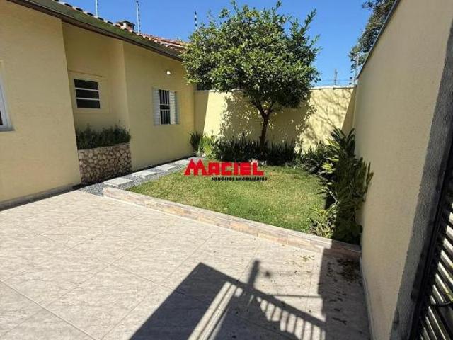 OPORTUNIDADE! LINDA CASA TÉRREA NO JARDIM DAS INDÚSTRIAS | 3 DORM COM SUÍTE | MELHOR QUADRA DO BAIRR