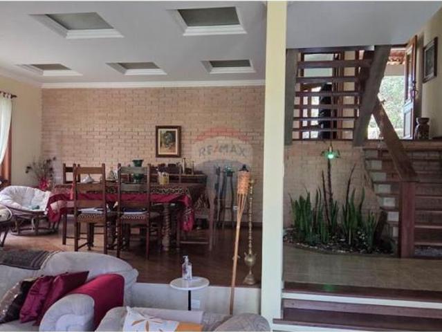OPORTUNIDADE! LINDA CASA EM ALDEIA DA SERRA BARUERI/SP